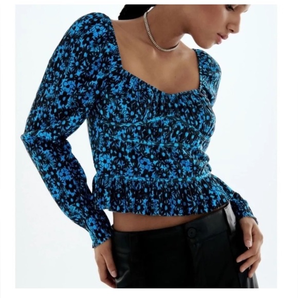 Zara | Tops | Zara Blue Flower Top | Poshmark